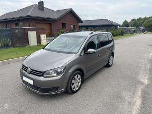 Pelēks Volkswagen Touran 2011 Kauņa, ar dzinēja tilpumu 1.60 L un nobraukumu 299 tūkst. km par 4850 €, foto  vietnē AUTOMOTO.COM.LV