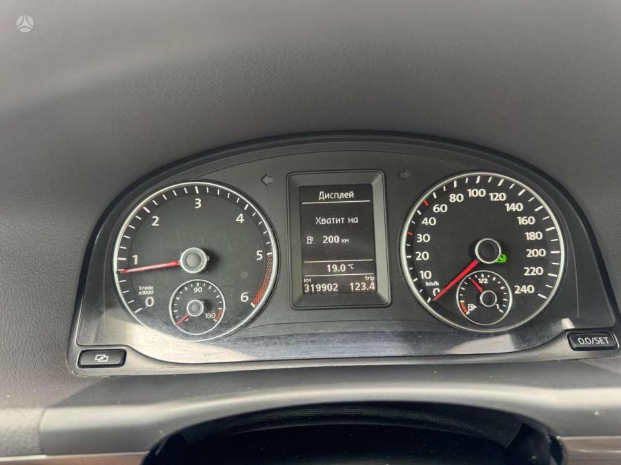 Pelēks Volkswagen Touran 2011 Kauņa, ar dzinēja tilpumu 1.60 L un nobraukumu 299 tūkst. km par 4850 €, foto 12 vietnē AUTOMOTO.COM.LV