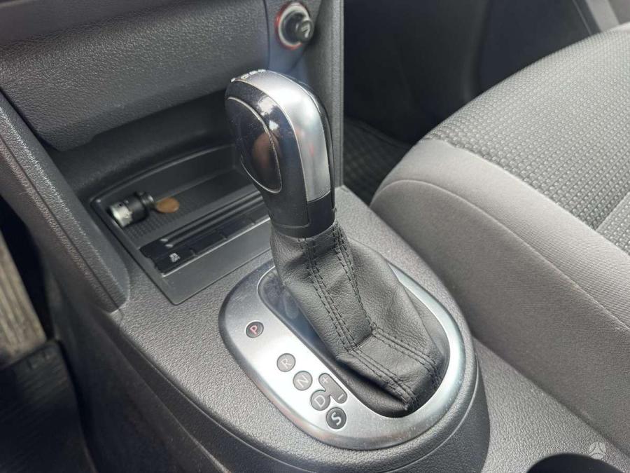 Pelēks Volkswagen Touran 2011 Kauņa, ar dzinēja tilpumu 1.60 L un nobraukumu 299 tūkst. km par 4850 €, foto 14 vietnē AUTOMOTO.COM.LV