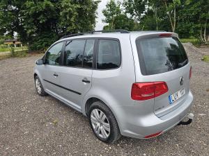 Pelēks Volkswagen Touran 2011 Kauņa, ar dzinēja tilpumu 1.60 L un nobraukumu 308 tūkst. km par 4300 €, foto 9 vietnē AUTOMOTO.COM.LV