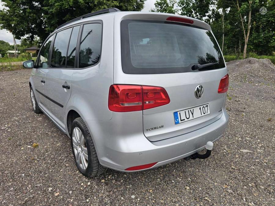 Pelēks Volkswagen Touran 2011 Kauņa, ar dzinēja tilpumu 1.60 L un nobraukumu 308 tūkst. km par 4300 €, foto 10 vietnē AUTOMOTO.COM.LV