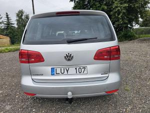Pelēks Volkswagen Touran 2011 Kauņa, ar dzinēja tilpumu 1.60 L un nobraukumu 308 tūkst. km par 4300 €, foto 12 vietnē AUTOMOTO.COM.LV