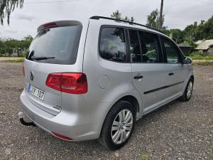 Pelēks Volkswagen Touran 2011 Kauņa, ar dzinēja tilpumu 1.60 L un nobraukumu 308 tūkst. km par 4300 €, foto 20 vietnē AUTOMOTO.COM.LV