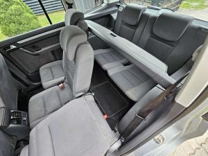 Pelēks Volkswagen Touran 2011 Kauņa, ar dzinēja tilpumu 1.60 L un nobraukumu 308 tūkst. km par 4300 €, foto 32 vietnē AUTOMOTO.COM.LV