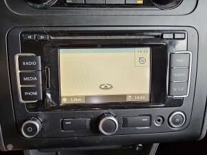 Pelēks Volkswagen Touran 2011 Kauņa, ar dzinēja tilpumu 1.60 L un nobraukumu 308 tūkst. km par 4300 €, foto 36 vietnē AUTOMOTO.COM.LV