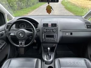 Серый Фольксваген Туран 2011 в Рига, объемом двигателя 1.60 л и пробегом 263 тыс. км за 2640 €, фото 6 на AUTOMOTO.COM.LV