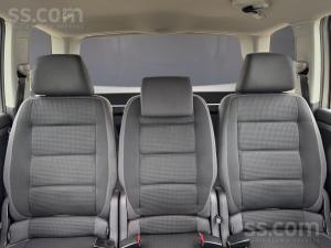 Pelēks Volkswagen Touran 2011 Ogre, ar dzinēja tilpumu 1.60 L un nobraukumu 223 tūkst. km par 5495 €, foto 17 vietnē AUTOMOTO.COM.LV