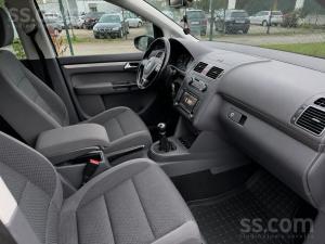 Серый Фольксваген Туран 2011 в Рига, объемом двигателя 1.60 л и пробегом 333 тыс. км за 3550 €, фото 12 на AUTOMOTO.COM.LV