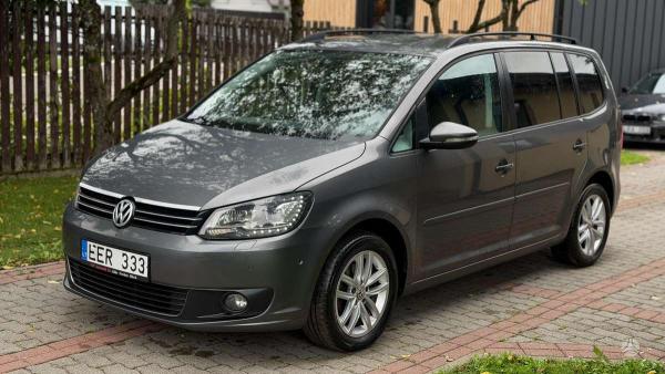 Pelēks Volkswagen Touran 2011 Viļņa, ar dzinēja tilpumu 1.60 L un nobraukumu 310 tūkst. km par 4250 €, foto 1 vietnē AUTOMOTO.COM.LV