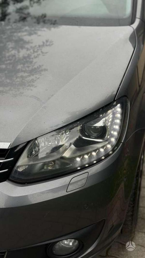 Pelēks Volkswagen Touran 2011 Viļņa, ar dzinēja tilpumu 1.60 L un nobraukumu 310 tūkst. km par 4250 €, foto 6 vietnē AUTOMOTO.COM.LV