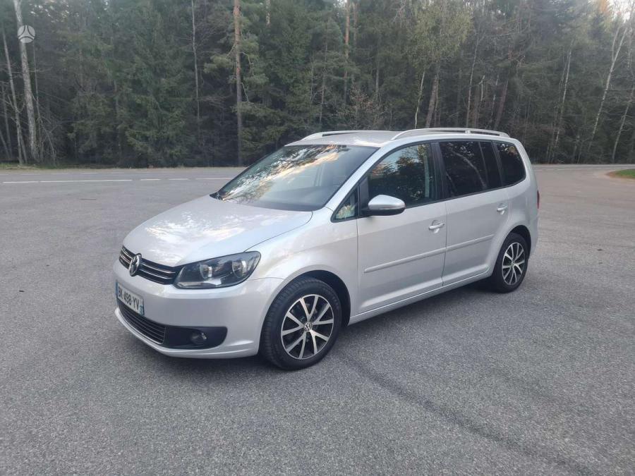 Pelēks Volkswagen Touran 2011 Kauņa, ar dzinēja tilpumu 1.60 L un nobraukumu 369 tūkst. km par 5200 €, foto 3 vietnē AUTOMOTO.COM.LV