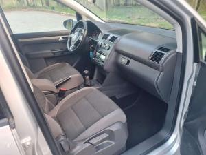 Pelēks Volkswagen Touran 2011 Kauņa, ar dzinēja tilpumu 1.60 L un nobraukumu 369 tūkst. km par 5200 €, foto 10 vietnē AUTOMOTO.COM.LV