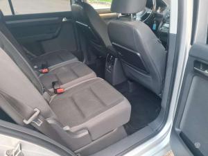 Pelēks Volkswagen Touran 2011 Kauņa, ar dzinēja tilpumu 1.60 L un nobraukumu 369 tūkst. km par 5200 €, foto 12 vietnē AUTOMOTO.COM.LV