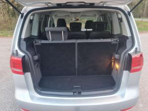 Pelēks Volkswagen Touran 2011 Kauņa, ar dzinēja tilpumu 1.60 L un nobraukumu 369 tūkst. km par 5200 €, foto 14 vietnē AUTOMOTO.COM.LV