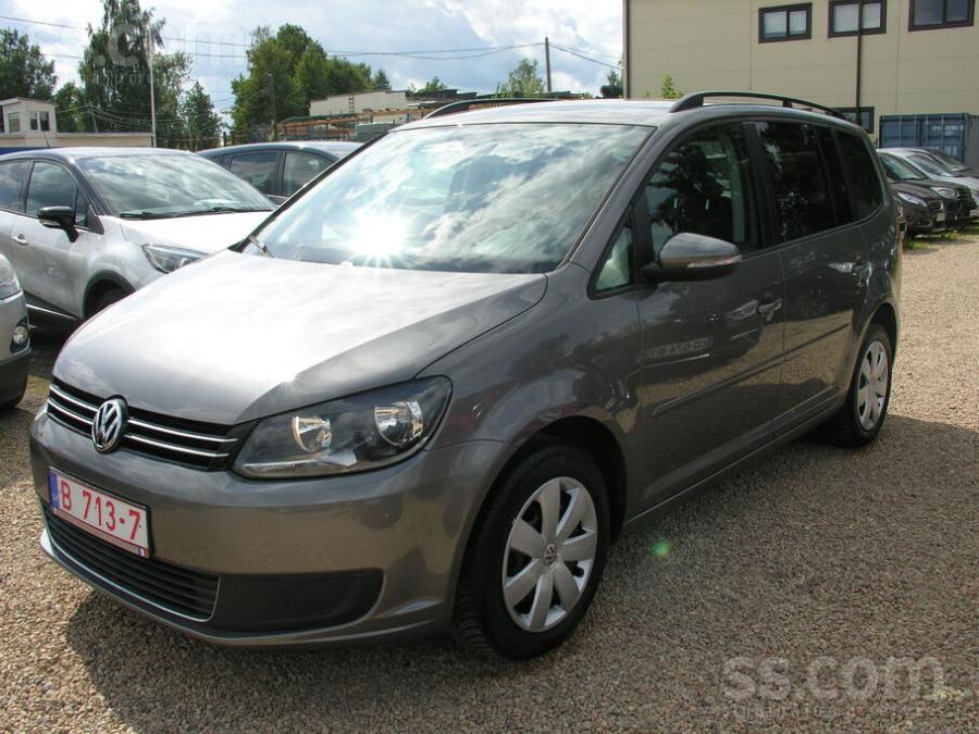 Pelēks Volkswagen Touran 2011 Rīga, ar dzinēja tilpumu 2.00 L un nobraukumu 0 tūkst. km par 6250 €, foto 1 vietnē AUTOMOTO.COM.LV
