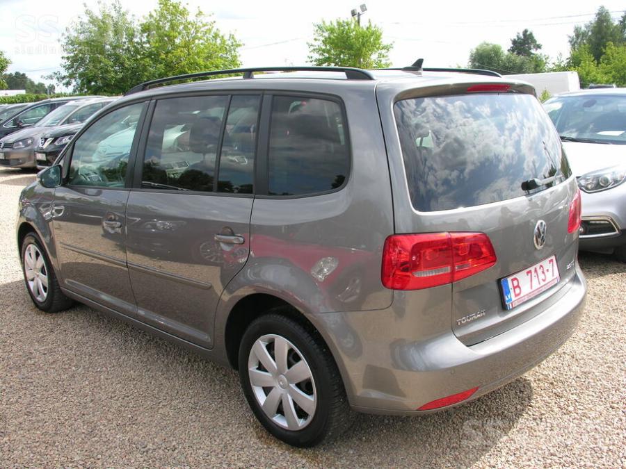 Pelēks Volkswagen Touran 2011 Rīga, ar dzinēja tilpumu 2.00 L un nobraukumu 0 tūkst. km par 6250 €, foto 5 vietnē AUTOMOTO.COM.LV