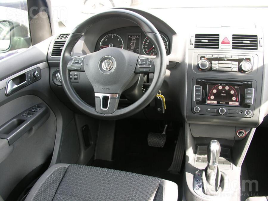 Pelēks Volkswagen Touran 2011 Rīga, ar dzinēja tilpumu 2.00 L un nobraukumu 0 tūkst. km par 6250 €, foto 14 vietnē AUTOMOTO.COM.LV