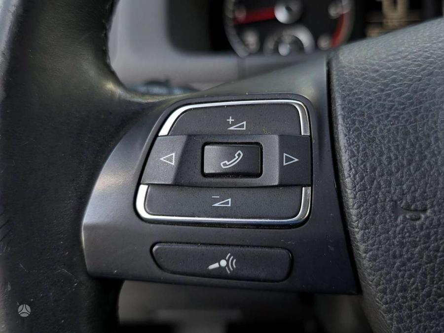 Grey Volkswagen Touran 2011 in Taurage, with an engine capacity of 1.60 L and mileage of 245 thousand km for 4800 €, photo 25 on AUTOMOTO.COM.LV