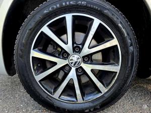 Grey Volkswagen Touran 2011 in Taurage, with an engine capacity of 1.60 L and mileage of 245 thousand km for 4800 €, photo 34 on AUTOMOTO.COM.LV