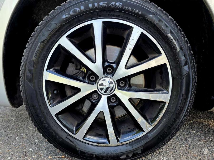 Grey Volkswagen Touran 2011 in Taurage, with an engine capacity of 1.60 L and mileage of 245 thousand km for 4800 €, photo 34 on AUTOMOTO.COM.LV