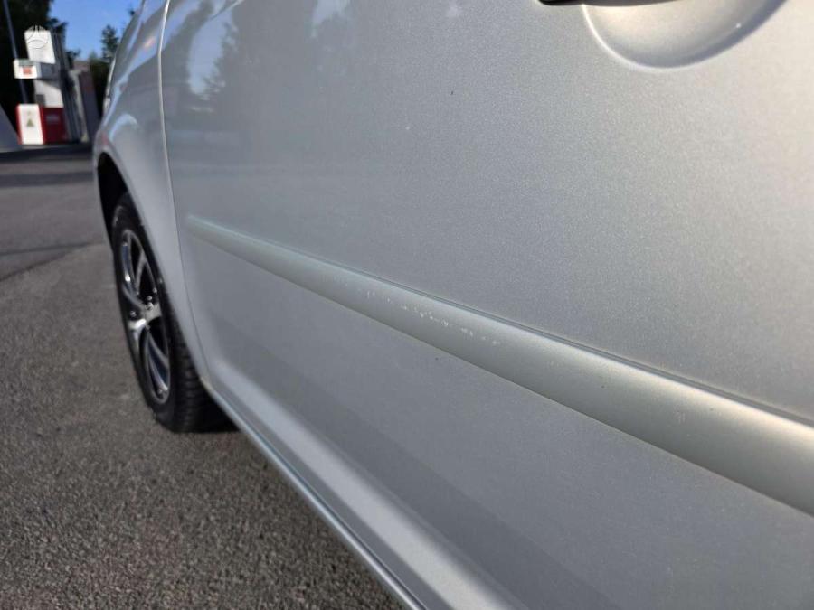 Grey Volkswagen Touran 2011 in Taurage, with an engine capacity of 1.60 L and mileage of 245 thousand km for 4800 €, photo 36 on AUTOMOTO.COM.LV