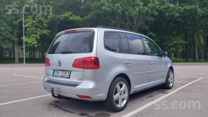 Pelēks Volkswagen Touran 2011 Alūksne, ar dzinēja tilpumu 1.60 L un nobraukumu 0 tūkst. km par 4250 €, foto 6 vietnē AUTOMOTO.COM.LV