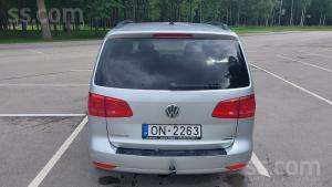 Pelēks Volkswagen Touran 2011 Alūksne, ar dzinēja tilpumu 1.60 L un nobraukumu 0 tūkst. km par 4250 €, foto 9 vietnē AUTOMOTO.COM.LV
