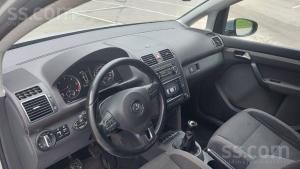 Pelēks Volkswagen Touran 2011 Alūksne, ar dzinēja tilpumu 1.60 L un nobraukumu 0 tūkst. km par 4250 €, foto 15 vietnē AUTOMOTO.COM.LV