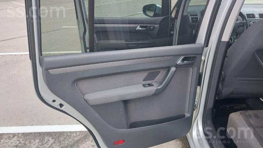 Pelēks Volkswagen Touran 2011 Alūksne, ar dzinēja tilpumu 1.60 L un nobraukumu 0 tūkst. km par 4250 €, foto 24 vietnē AUTOMOTO.COM.LV