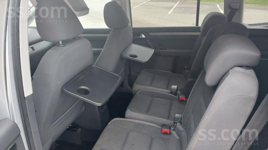 Pelēks Volkswagen Touran 2011 Alūksne, ar dzinēja tilpumu 1.60 L un nobraukumu 0 tūkst. km par 4250 €, foto 25 vietnē AUTOMOTO.COM.LV