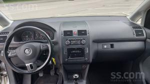 Pelēks Volkswagen Touran 2011 Alūksne, ar dzinēja tilpumu 1.60 L un nobraukumu 0 tūkst. km par 4250 €, foto 27 vietnē AUTOMOTO.COM.LV