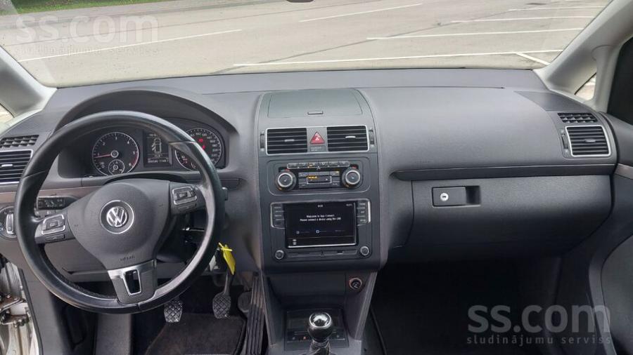 Pelēks Volkswagen Touran 2011 Alūksne, ar dzinēja tilpumu 1.60 L un nobraukumu 0 tūkst. km par 4250 €, foto 27 vietnē AUTOMOTO.COM.LV