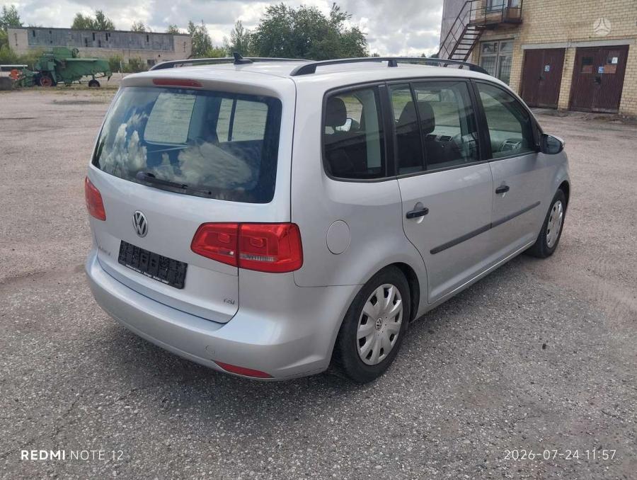 Pelēks Volkswagen Touran 2011 Kelmė, ar dzinēja tilpumu 1.39 L un nobraukumu 160 tūkst. km par 3650 €, foto 5 vietnē AUTOMOTO.COM.LV