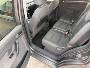 Grey Volkswagen Touran 2011 in Kaunas, with an engine capacity of 1.97 L and mileage of 410 thousand km for 3150 €, photo 12 on AUTOMOTO.COM.LV