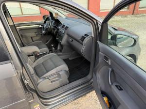 Grey Volkswagen Touran 2011 in Kaunas, with an engine capacity of 1.97 L and mileage of 410 thousand km for 3150 €, photo 15 on AUTOMOTO.COM.LV
