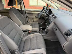 Grey Volkswagen Touran 2011 in Kaunas, with an engine capacity of 1.97 L and mileage of 410 thousand km for 3150 €, photo 16 on AUTOMOTO.COM.LV