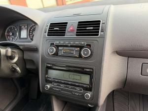 Grey Volkswagen Touran 2011 in Kaunas, with an engine capacity of 1.97 L and mileage of 410 thousand km for 3150 €, photo 18 on AUTOMOTO.COM.LV