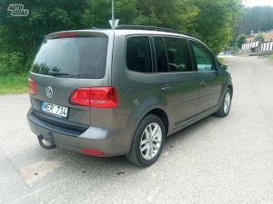 Grey Volkswagen Touran 2011 in Vilnius, with an engine capacity of 1.60 L and mileage of 310 thousand km for 4890 €, photo 5 on AUTOMOTO.COM.LV