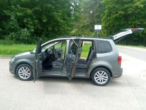 Grey Volkswagen Touran 2011 in Vilnius, with an engine capacity of 1.60 L and mileage of 310 thousand km for 4890 €, photo 11 on AUTOMOTO.COM.LV
