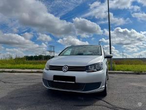 Grey Volkswagen Touran 2011 in Panevezys, with an engine capacity of 1.20 L and mileage of 305 thousand km for 2499 €, photo  on AUTOMOTO.COM.LV