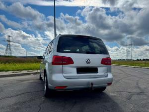 Grey Volkswagen Touran 2011 in Panevezys, with an engine capacity of 1.20 L and mileage of 305 thousand km for 2499 €, photo 8 on AUTOMOTO.COM.LV