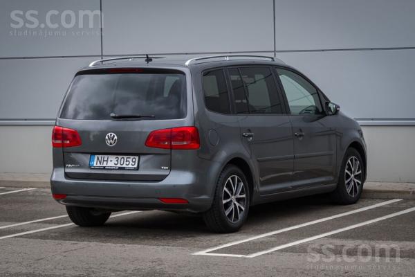 Pelēks Volkswagen Touran 2011 Rīga, ar dzinēja tilpumu 1.60 L un nobraukumu 282 tūkst. km par 4990 €, foto 4 vietnē AUTOMOTO.COM.LV