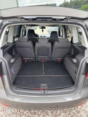 Pelēks Volkswagen Touran 2011 Kauņa, ar dzinēja tilpumu 1.60 L un nobraukumu 304 tūkst. km par 5000 €, foto 14 vietnē AUTOMOTO.COM.LV