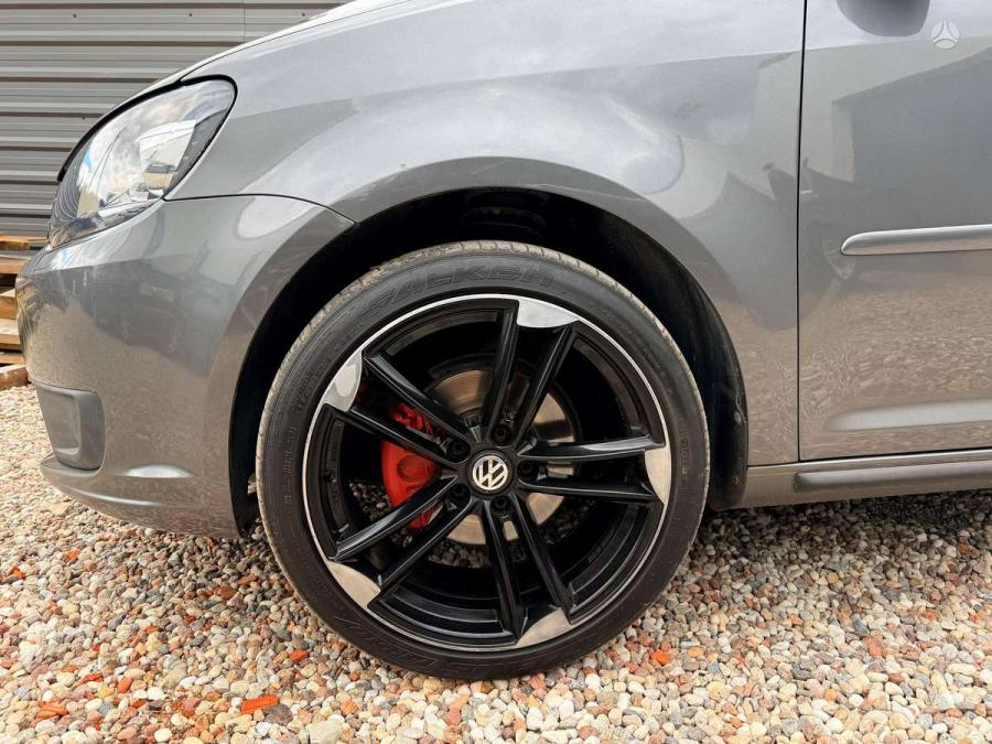 Pelēks Volkswagen Touran 2011 Kauņa, ar dzinēja tilpumu 1.60 L un nobraukumu 304 tūkst. km par 5000 €, foto 21 vietnē AUTOMOTO.COM.LV