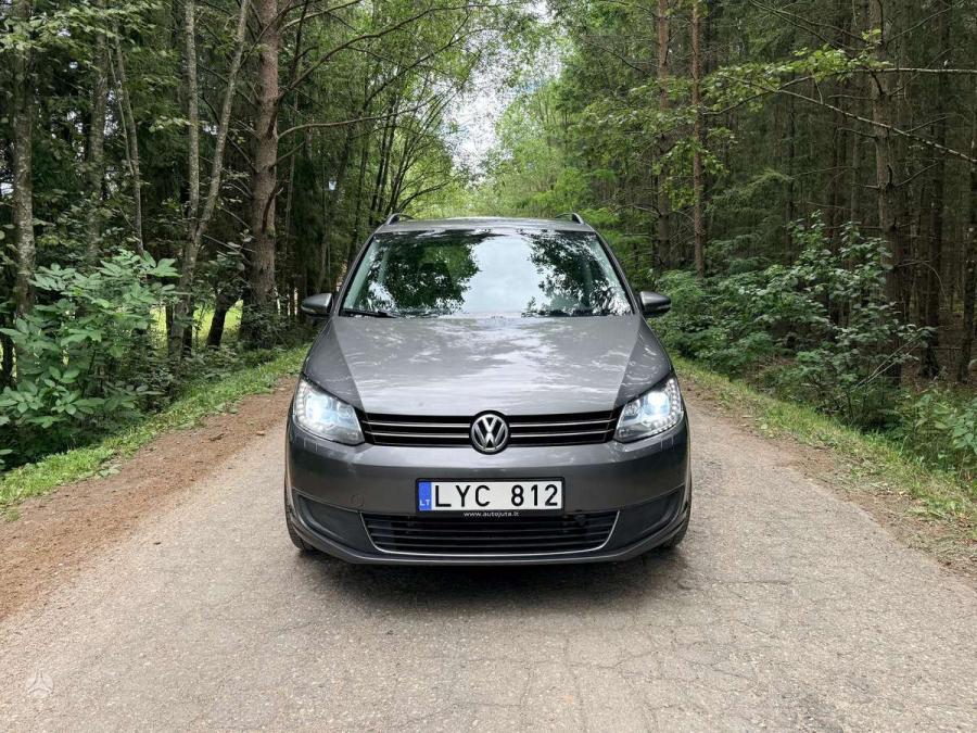 Pelēks Volkswagen Touran 2011 Kauņa, ar dzinēja tilpumu 1.60 L un nobraukumu 304 tūkst. km par 5000 €, foto 25 vietnē AUTOMOTO.COM.LV