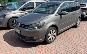 Pelēks Volkswagen Touran 2011 Kauņa, ar dzinēja tilpumu 1.60 L un nobraukumu 300 tūkst. km par 4750 €, foto 3 vietnē AUTOMOTO.COM.LV