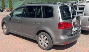 Pelēks Volkswagen Touran 2011 Kauņa, ar dzinēja tilpumu 1.60 L un nobraukumu 300 tūkst. km par 4750 €, foto 4 vietnē AUTOMOTO.COM.LV