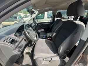 Pelēks Volkswagen Touran 2011 Kauņa, ar dzinēja tilpumu 1.60 L un nobraukumu 300 tūkst. km par 4750 €, foto 6 vietnē AUTOMOTO.COM.LV