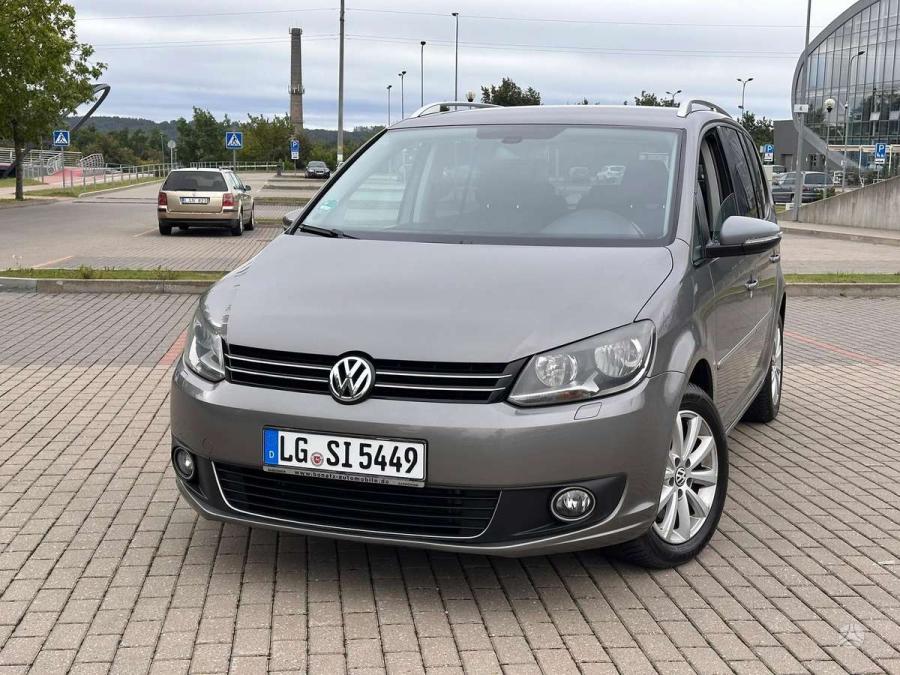 Pelēks Volkswagen Touran 2011 Jonava, ar dzinēja tilpumu 1.97 L un nobraukumu 299 tūkst. km par 5999 €, foto 5 vietnē AUTOMOTO.COM.LV