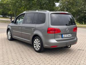 Pelēks Volkswagen Touran 2011 Jonava, ar dzinēja tilpumu 1.97 L un nobraukumu 299 tūkst. km par 5999 €, foto 8 vietnē AUTOMOTO.COM.LV